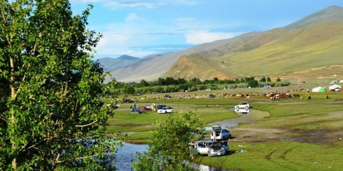 Сэрэмжлүүлэг Голын эрэг дээр амарч байсан иргэдийг хутга тулган дээрэмдсэн дуудлага бүртгэгдлээ